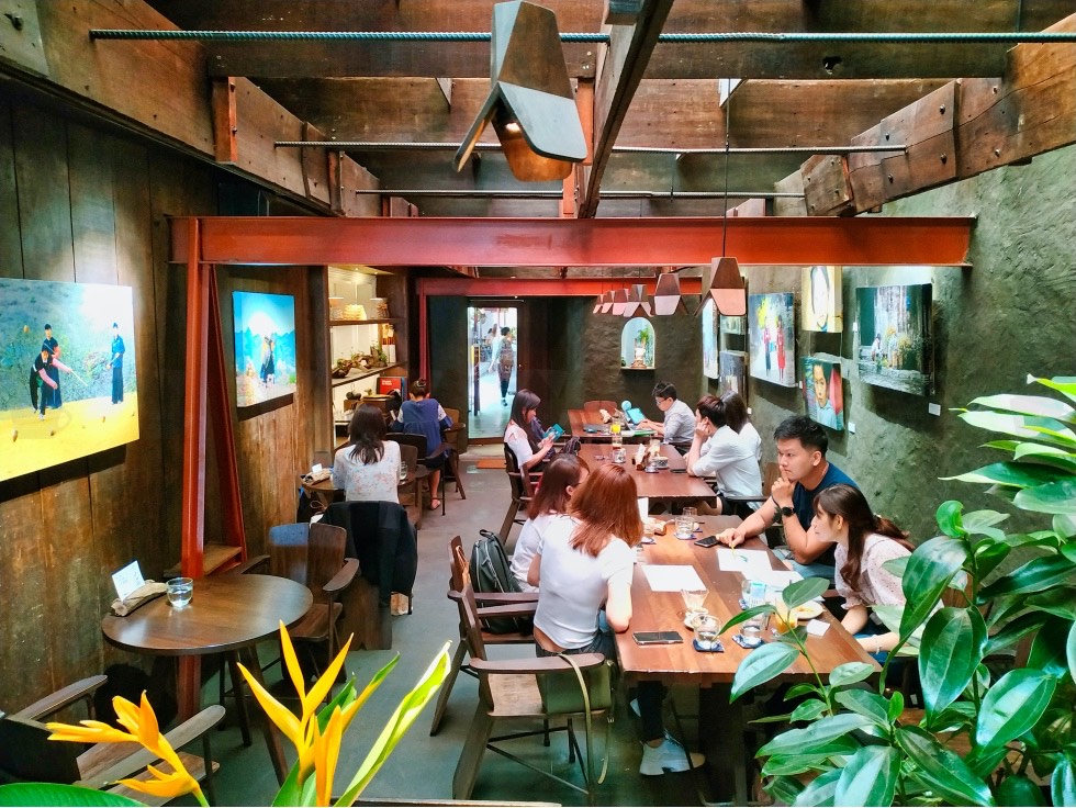 Chill Corner | Cafe Scene