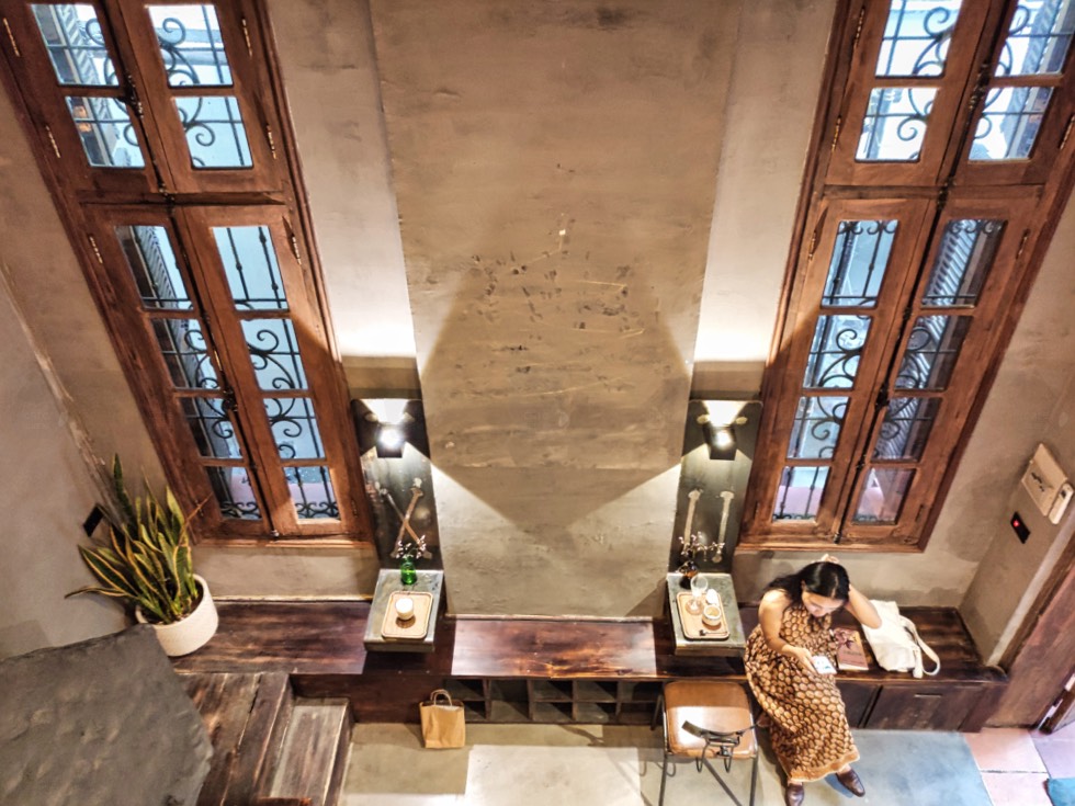 Lily Coffee | Cafe Scene